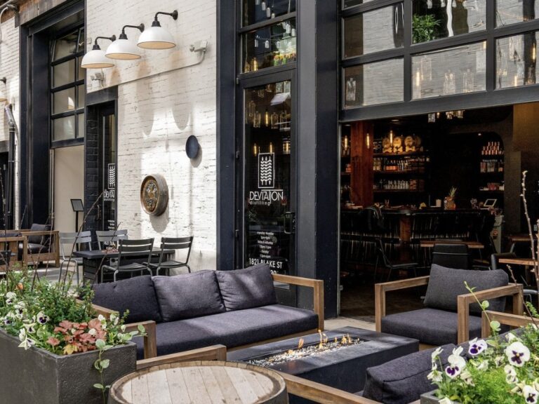 The 13 Best Denver Bars Around Union Station - Delicious Denver Food Tours