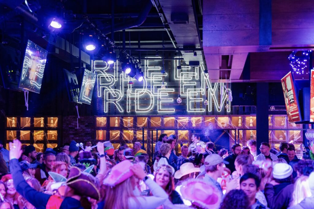 The 18 Best Bars Near the Ballpark in Denver - Delicious Denver Food Tours